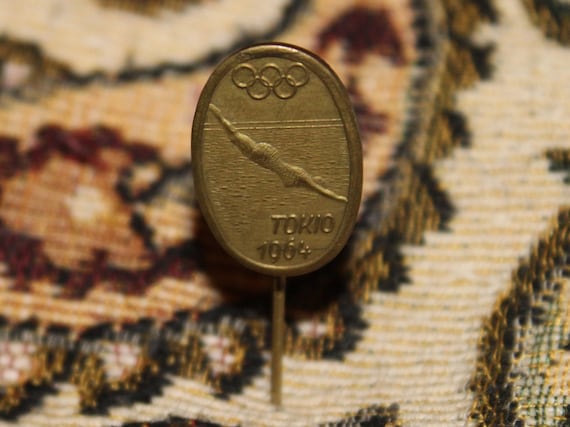 Tokio 1964 olympics pin - olympic sport diving emblem - Gem