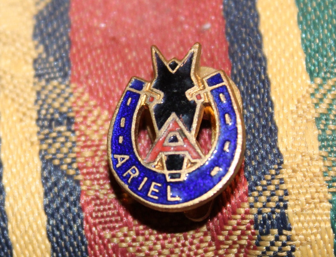 Vintage Ariel Motorcycle Advertising Badge - British Enamel Motor ...