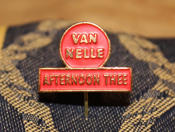 Van Nelle afternoon tea pin - 1960's tabacco Vintage … - Gem Van Nelle afternoon tea pin - 1960's tabacco Vintage … - Gem