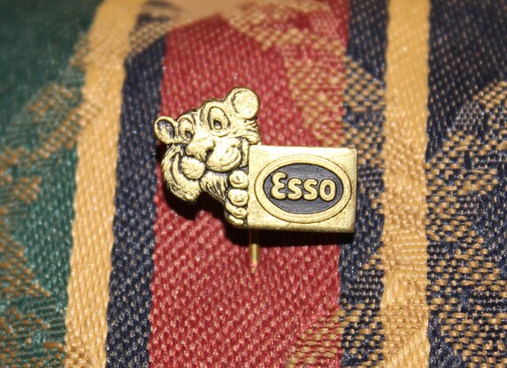 vintage esso tiger pins - 1960's petroliana pin lapel… - Gem