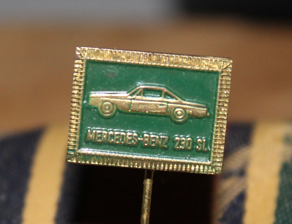 Mercedes Benz 230 SL / Vintage Pin Badge / Classic Car / Mercedes ...