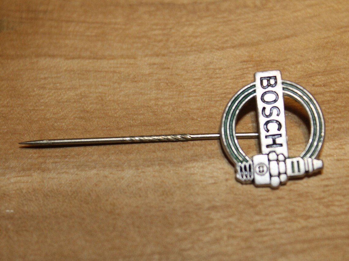 Vintage BOSCH Spark Plug Logo Pin Badge Technical Parts Advertising ...