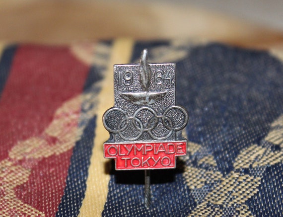 vintage 1964 Tokio Japan olympics badge - olympiade o… - Gem