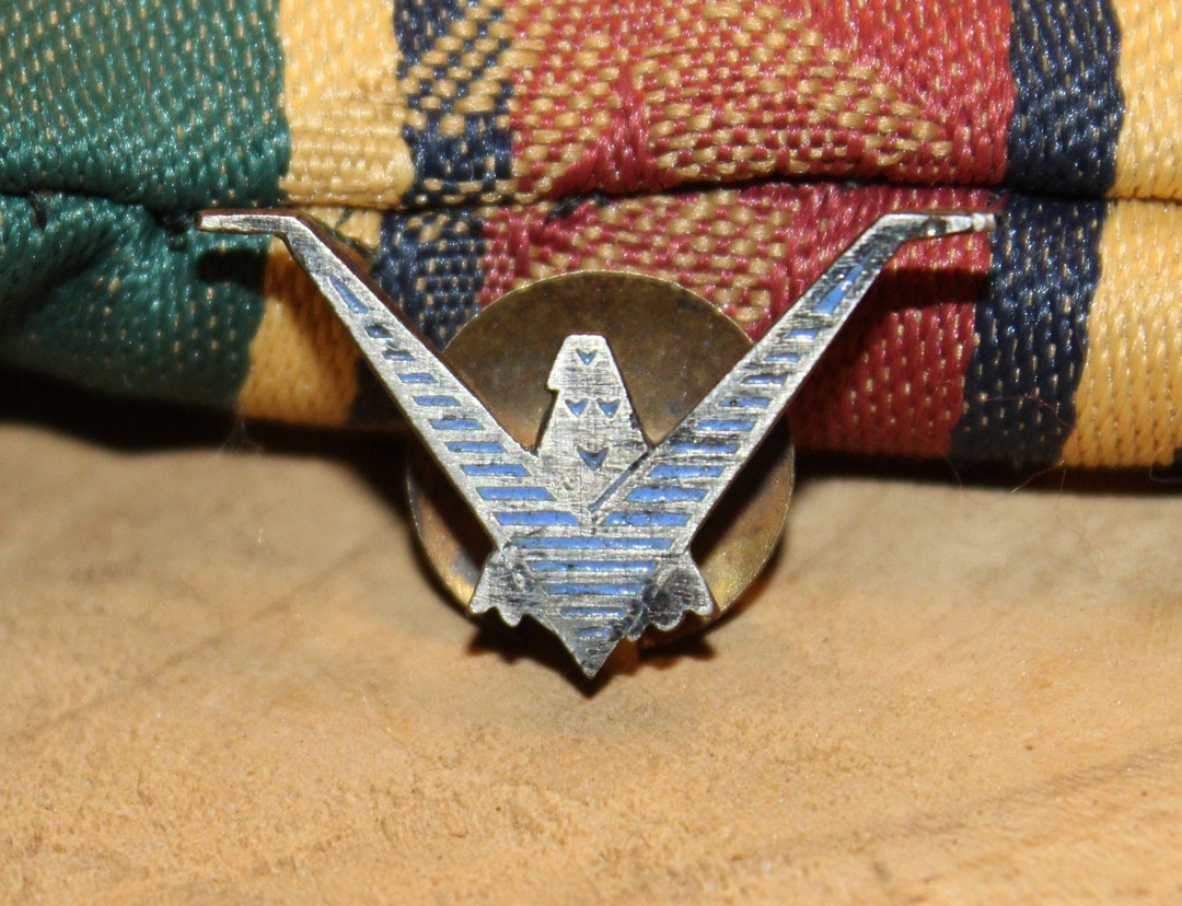Vintage Ford Thunderbird V8 Lapel Pin - Automotive Advertising Badge ...