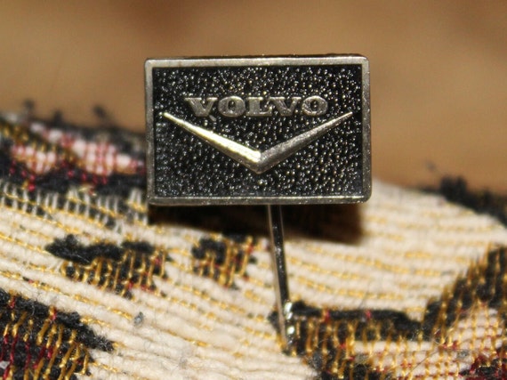 vintage VOLVO automotive pin - Volvo advertising badg… - Gem