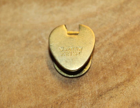 Vintage Philips logo lapel pin - radio television emp… - Gem