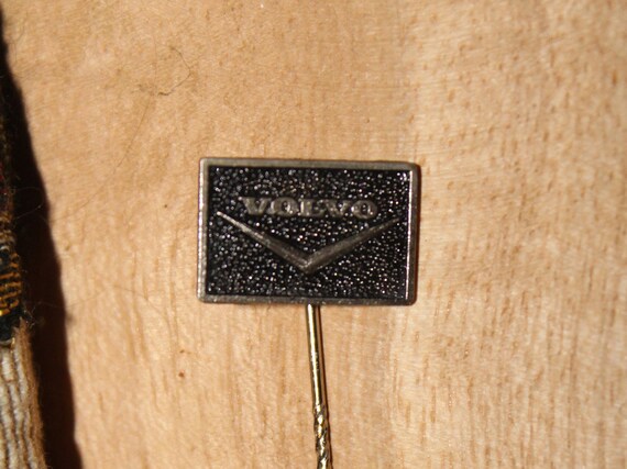 vintage VOLVO automotive pin - Volvo advertising badg… - Gem