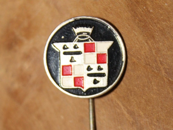 Cadillac logo pin badge - vintage automotive / Americ… - Gem