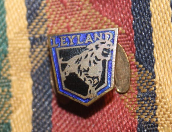 1950's British Leyland lorry bus lapel button - Ename… - Gem