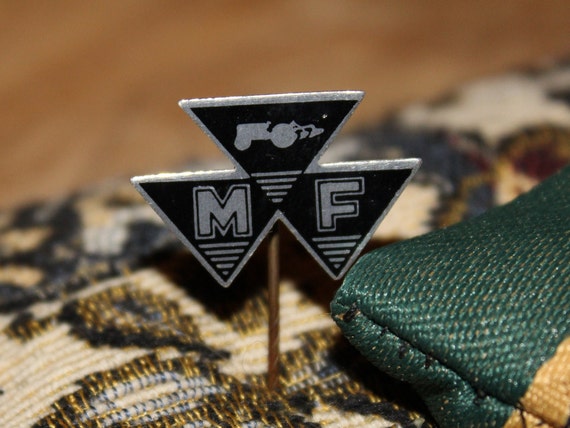 Vintage farming pin - Massey Ferguson MF tractor - la… - Gem