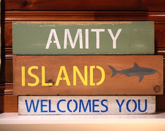Amity Island Welcomes You - Etsy