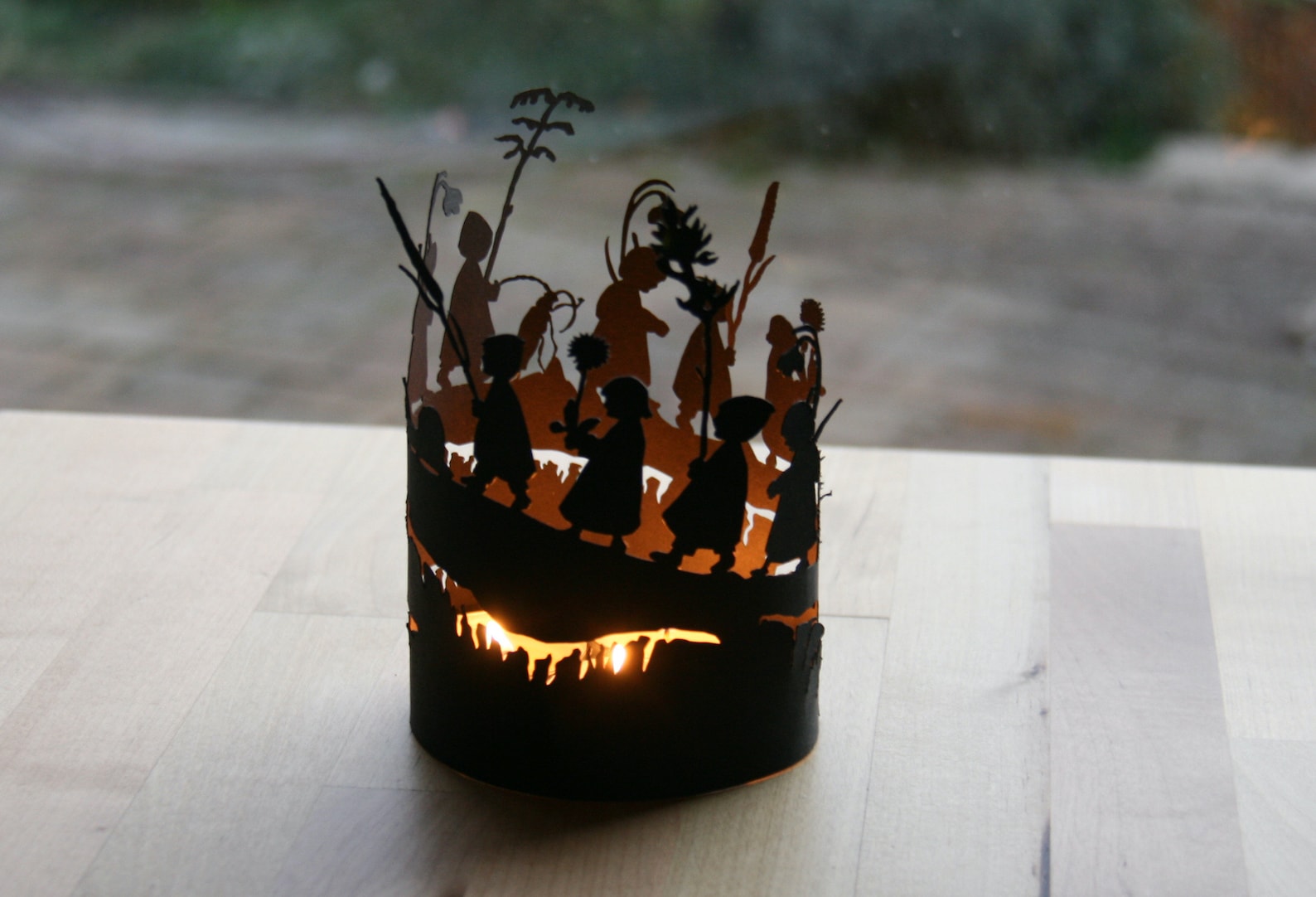 Root Children / Tealight Lantern / Shadow Play / Winter / Lantern ...