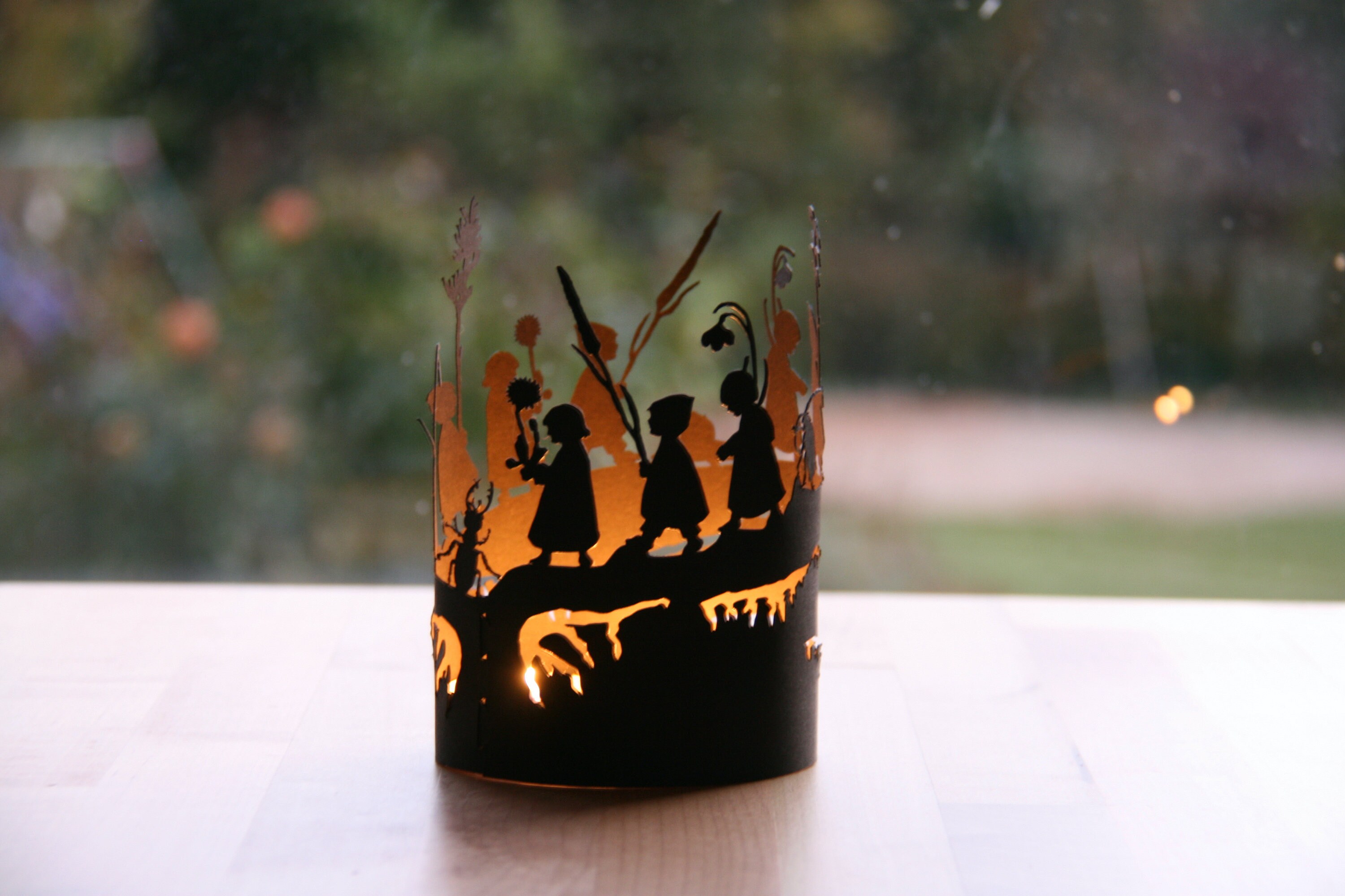Root Children / Tealight Lantern / Shadow Play / Winter / Lantern ...