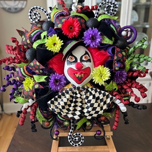 Halloween Wreath, Halloween Swags, Scary Clown Wreaths, Clown Swags ...
