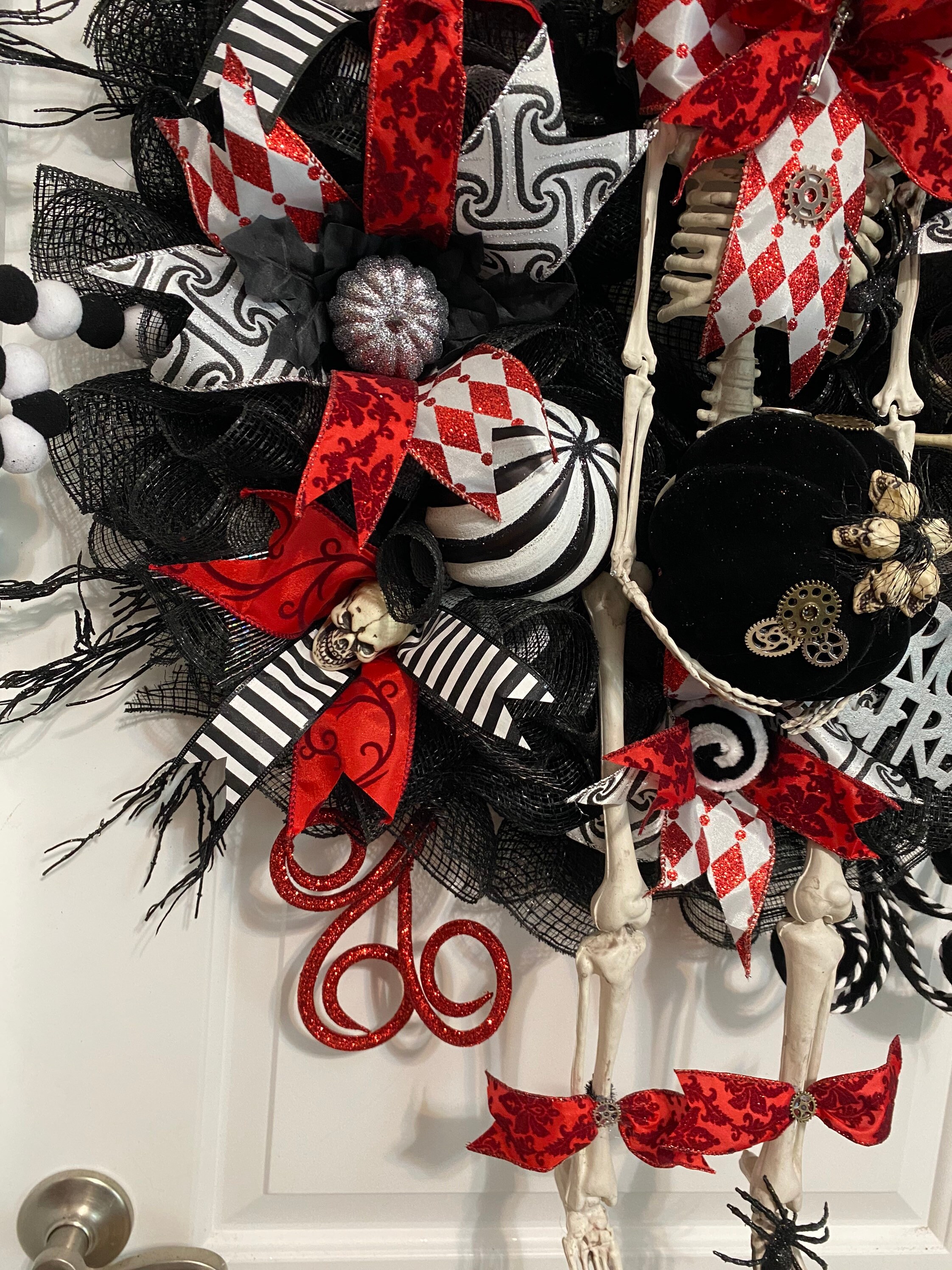 Halloween skeleton wreath skull wreath skeleton swag skull | Etsy