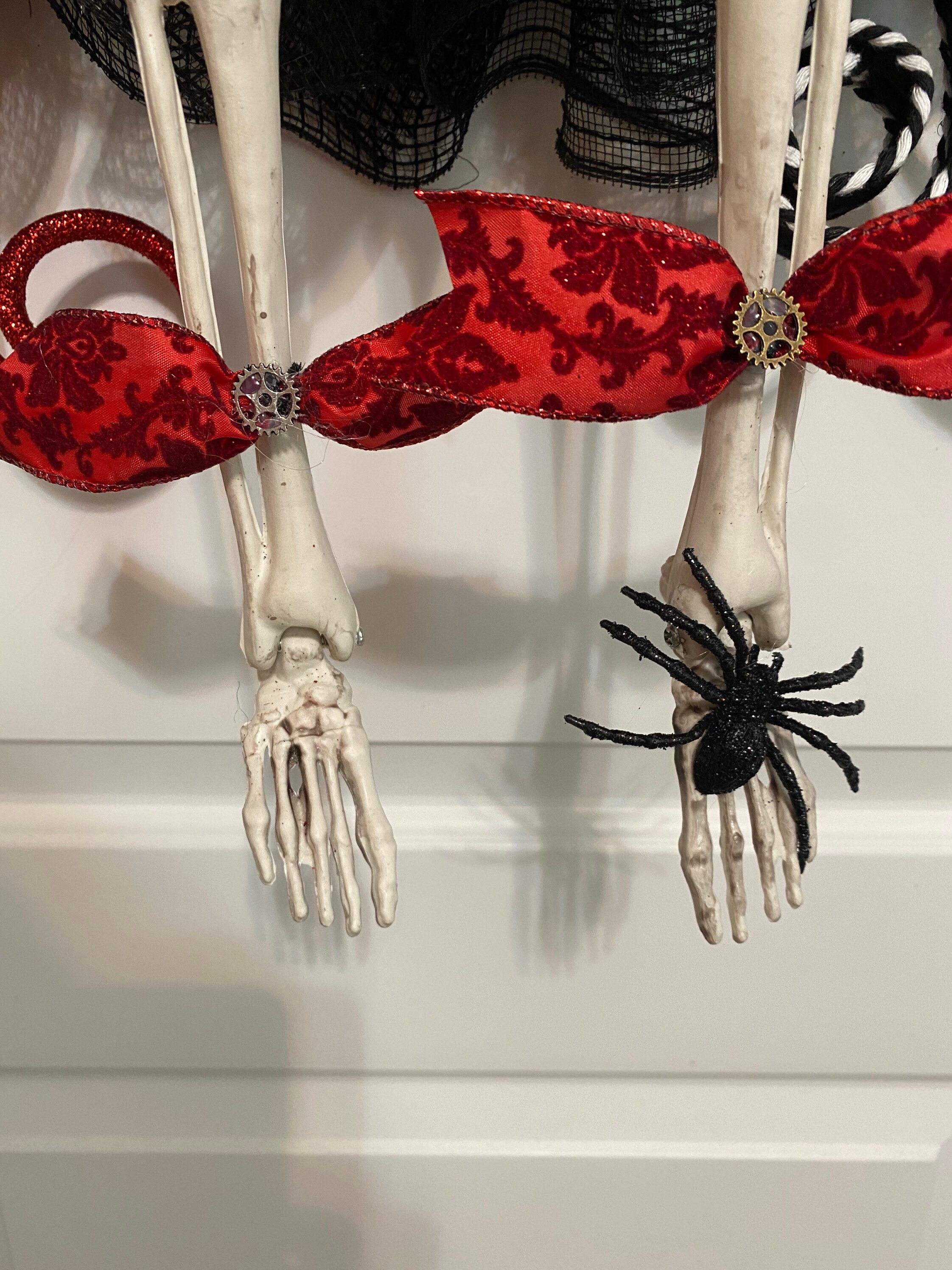 Halloween skeleton wreath skull wreath skeleton swag skull | Etsy