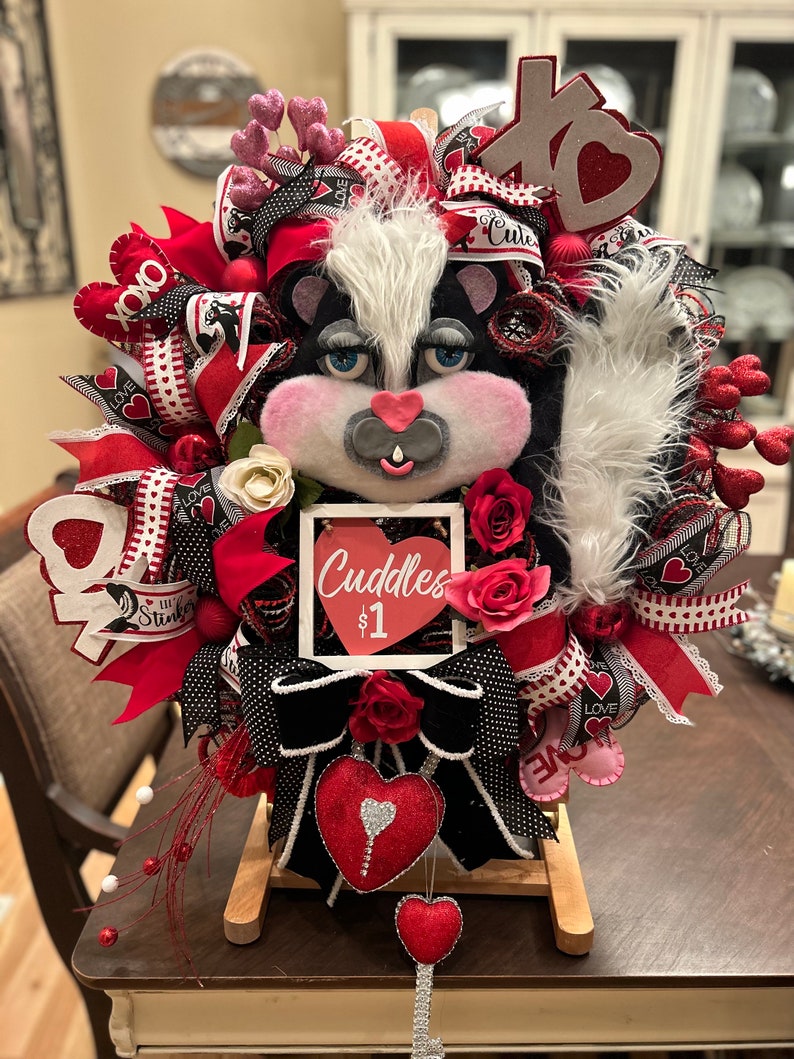 Skunk Wreath, Skunks, Valentine’s Day Wreaths, February 14th Attachment ...