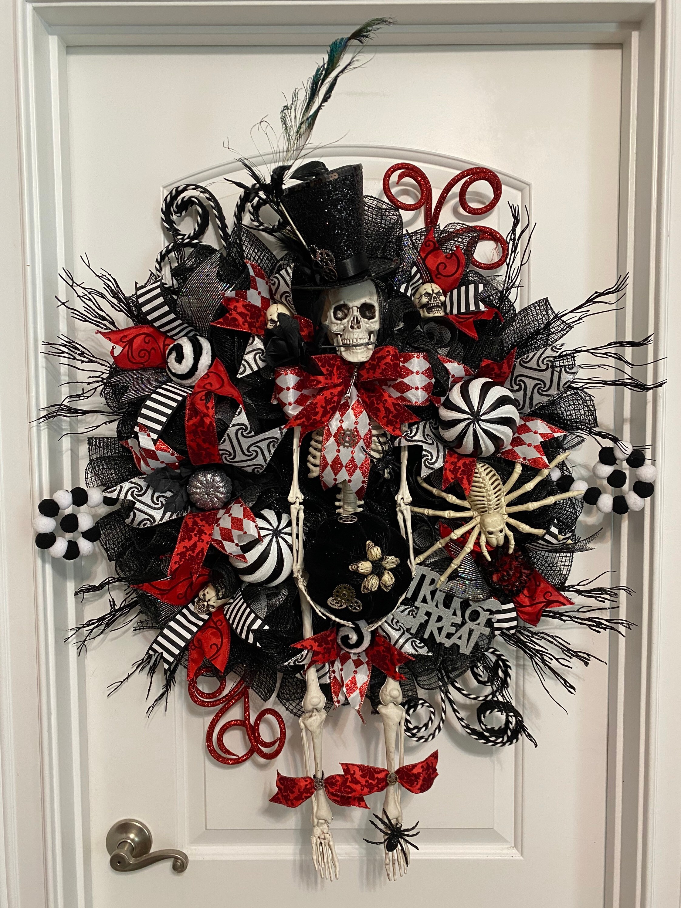 Halloween skeleton wreath skull wreath skeleton swag skull | Etsy