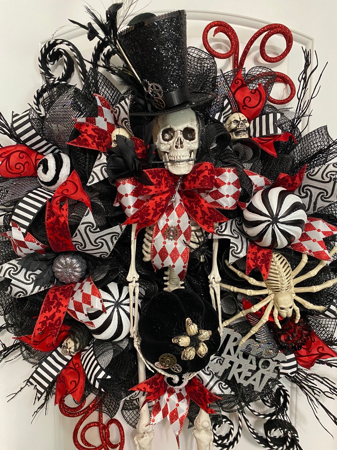 Halloween skeleton wreath skull wreath skeleton swag skull | Etsy