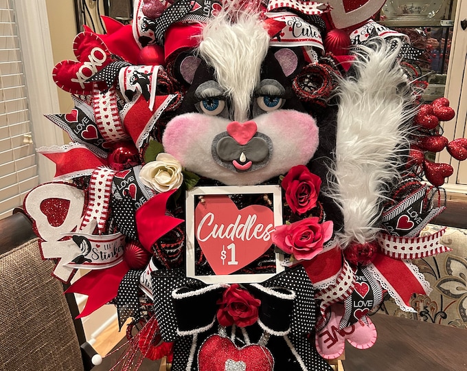 Skunk Wreath, Skunks, Valentines Day Wreaths, February 14th Attachment ...