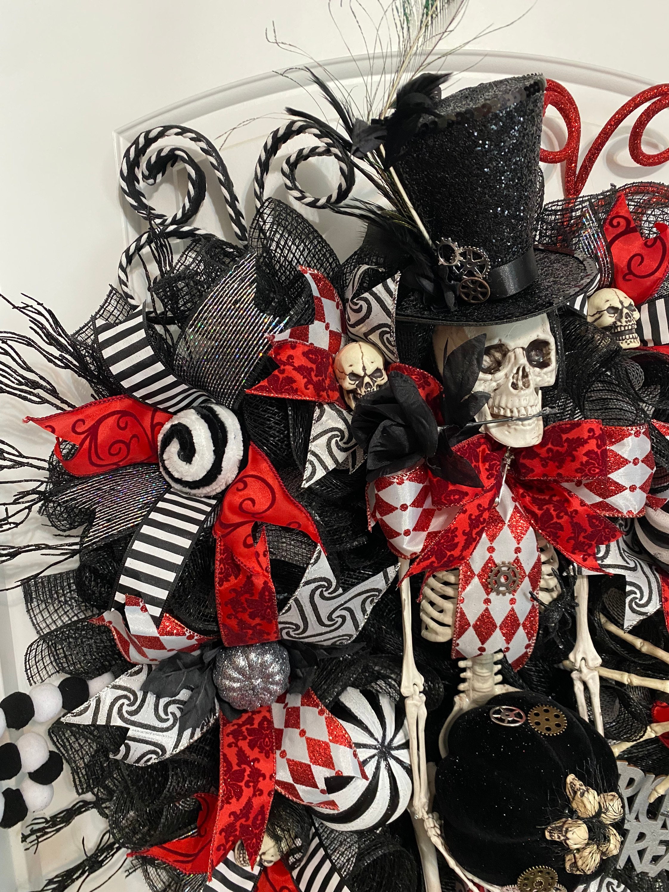 Halloween skeleton wreath skull wreath skeleton swag skull | Etsy