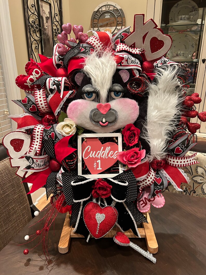 Skunk Wreath, Skunks, Valentine’s Day Wreaths, February 14th Attachment ...
