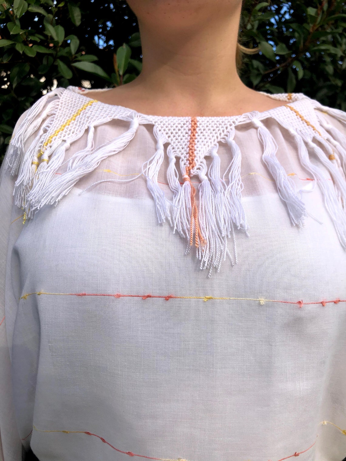 Poncho Blanco Con Terminaciones De Macrame White Poncho With Macrame ...