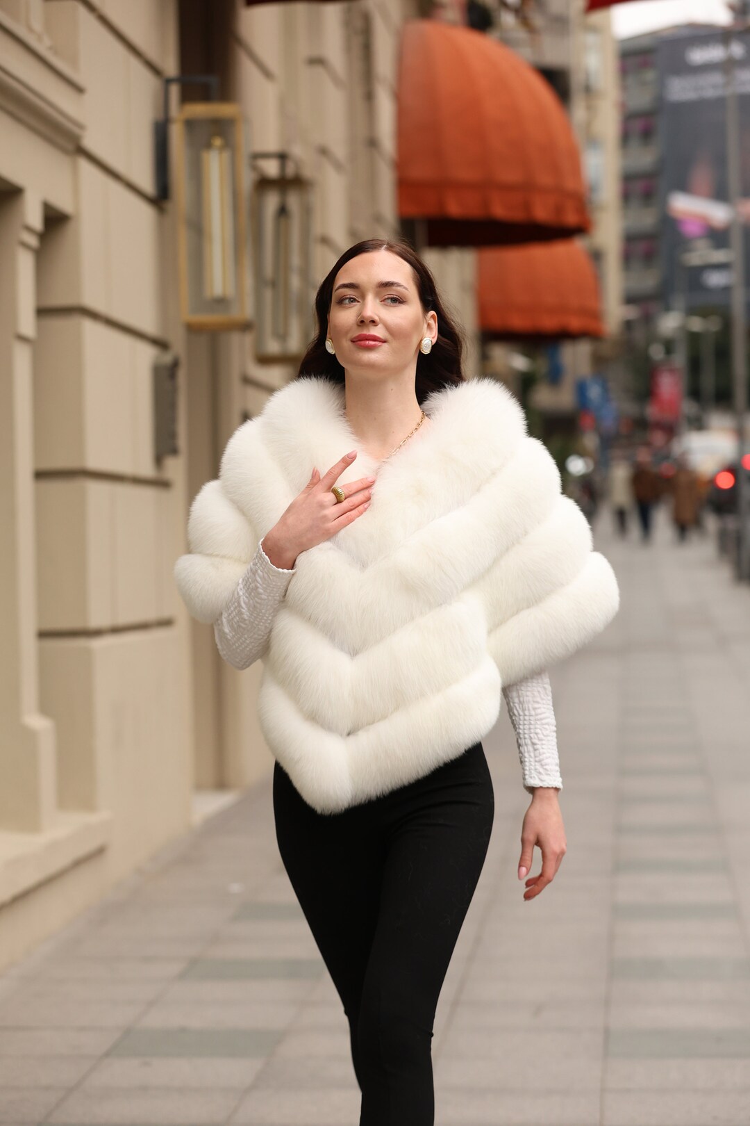 Elegant White Fox Fur Shawl for Winter Weddings, Bridal Fur Wrap ...