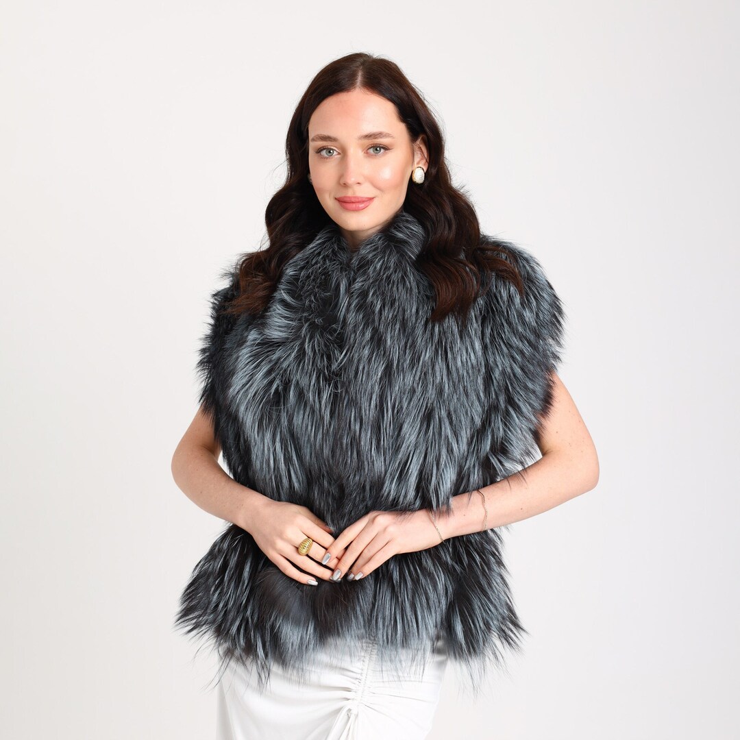 Chic Ash Gray Lush Thick Fox Fur Shawl With Light Blue Tips for ...