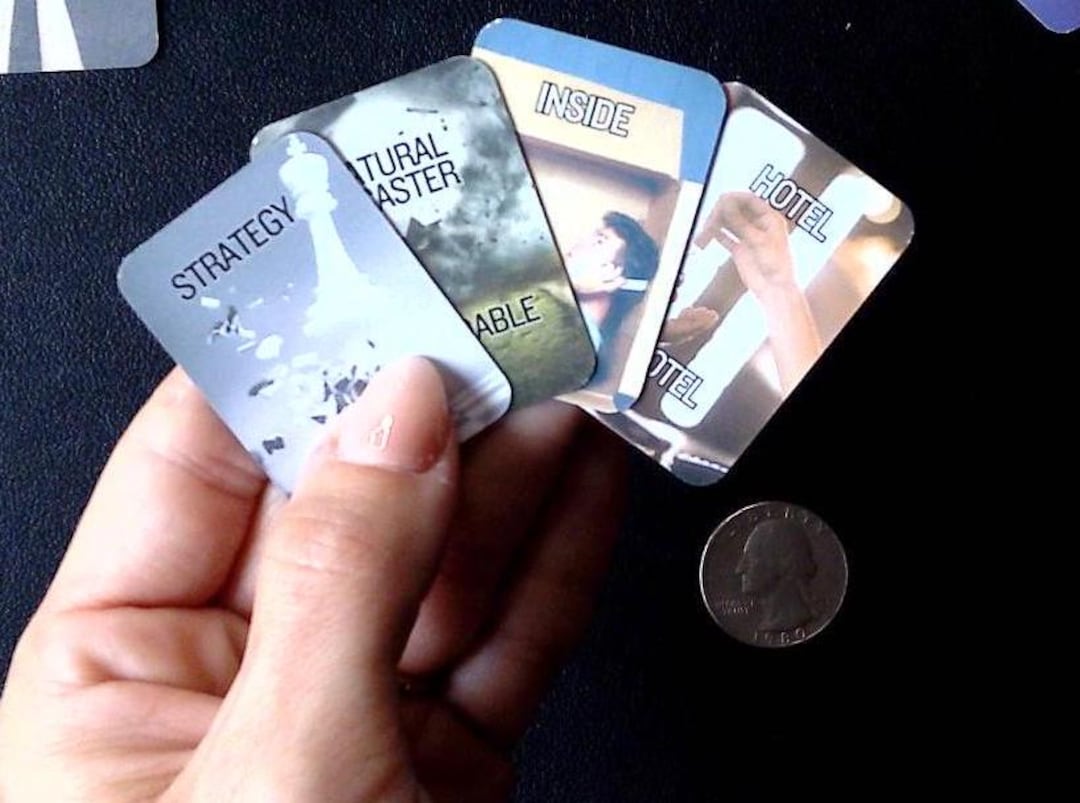 MINI VERSION Whispers of the Unsolved - True Crime Oracle Deck (180 ...