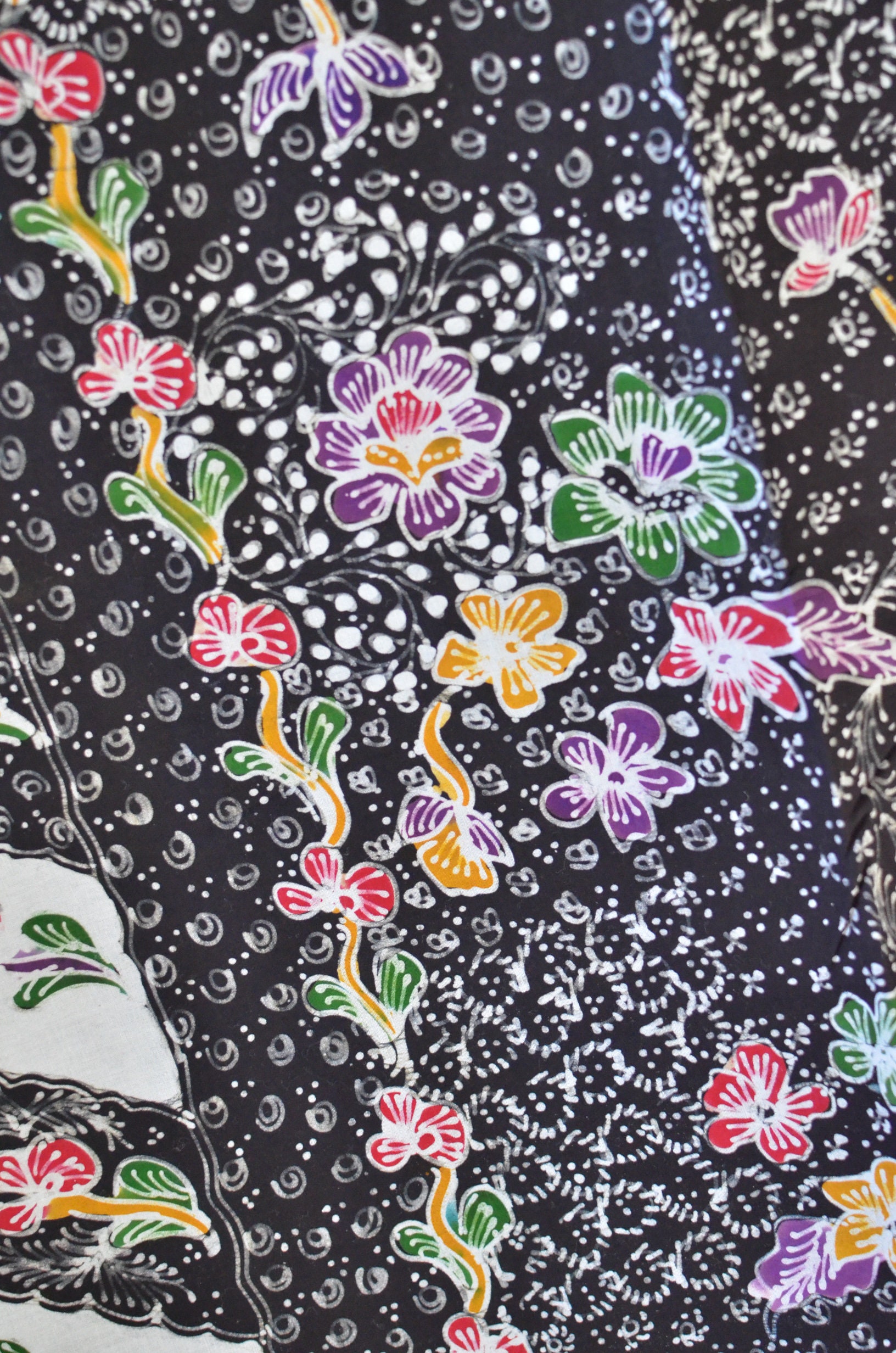 Authentic Indonesian Batik Hand Drawn Fabric Black White Red Green ...