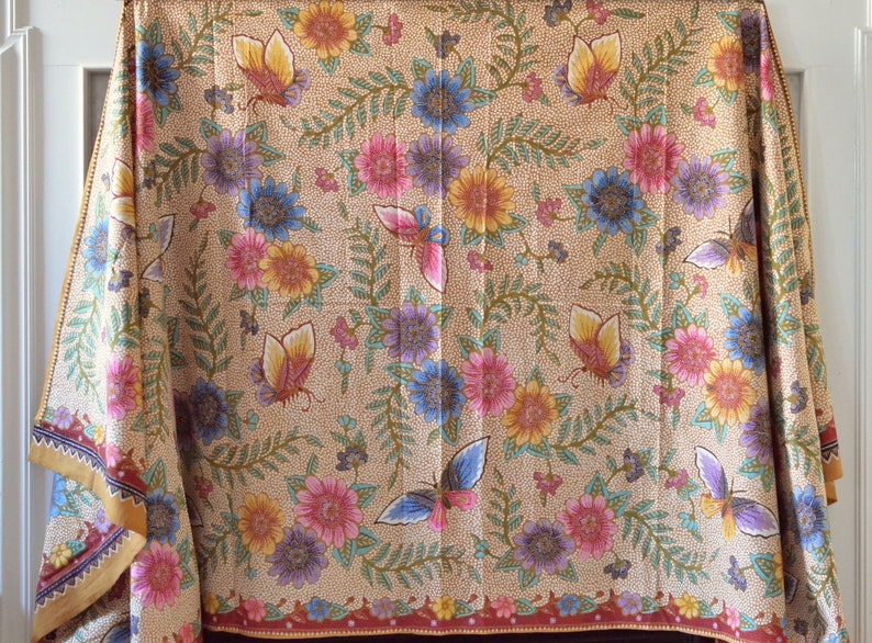 Hand Drawn Indonesian Batik Tulis Fabric Peranakan Hokokai Sarong Java ...