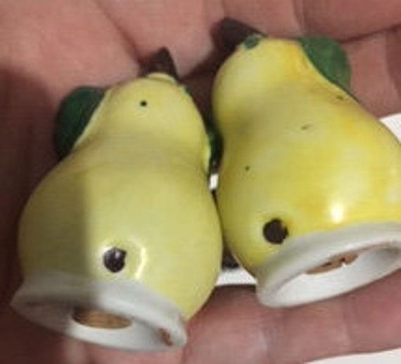 Dining & Serving Home & Living Ceramic Pears Salt and Pepper Shaker Set ...
