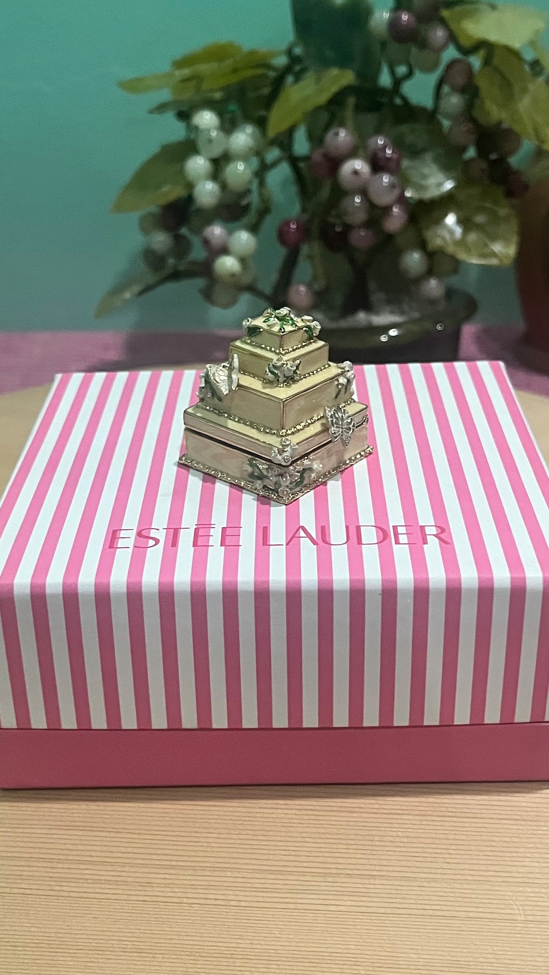 Vintage Estee Lauder Solid Perfume Beautiful Wedding Cake Collection in ...