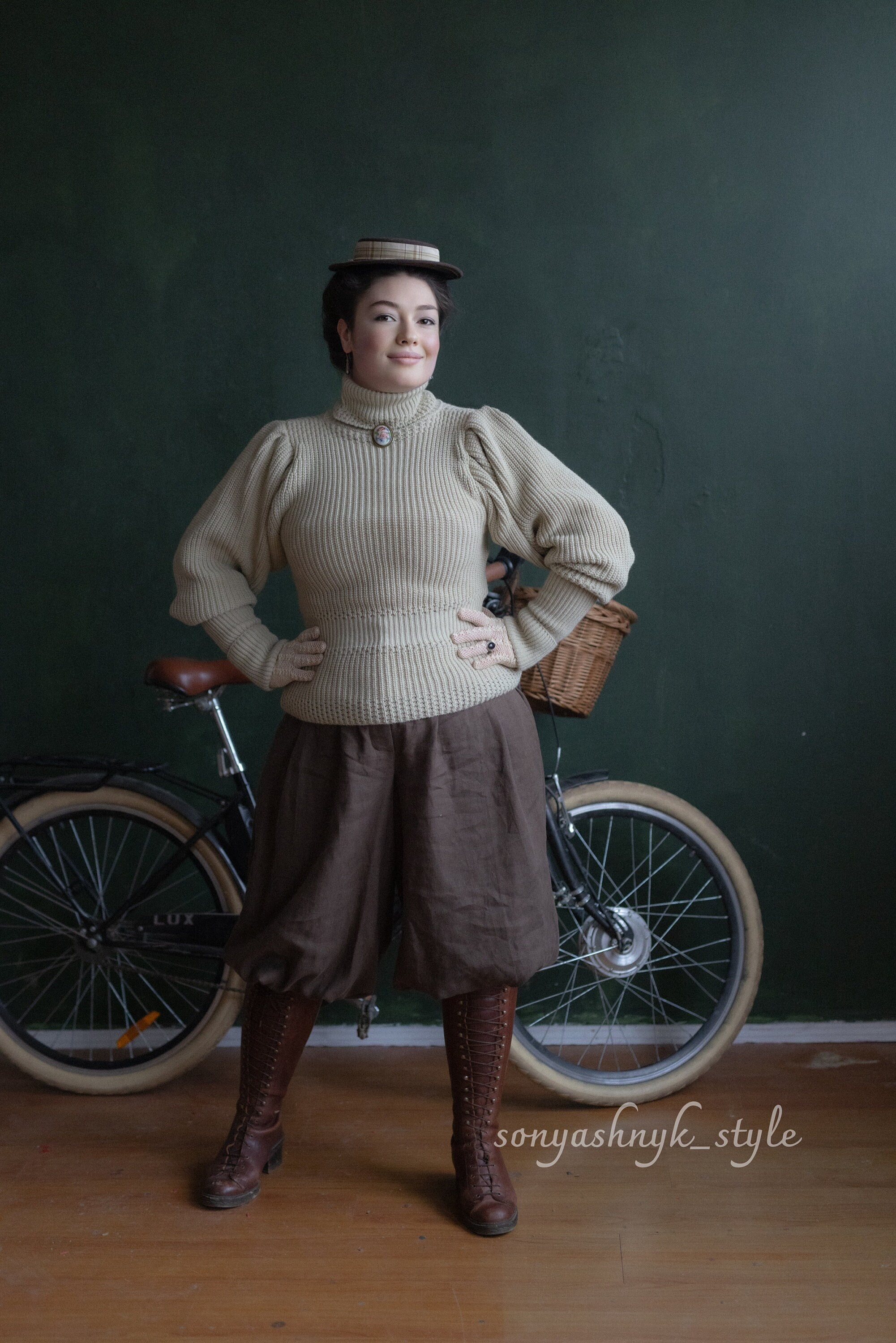 Sweater in Edwardian Victorian Style for Cycling Bicycle 1897 Leg of ...
