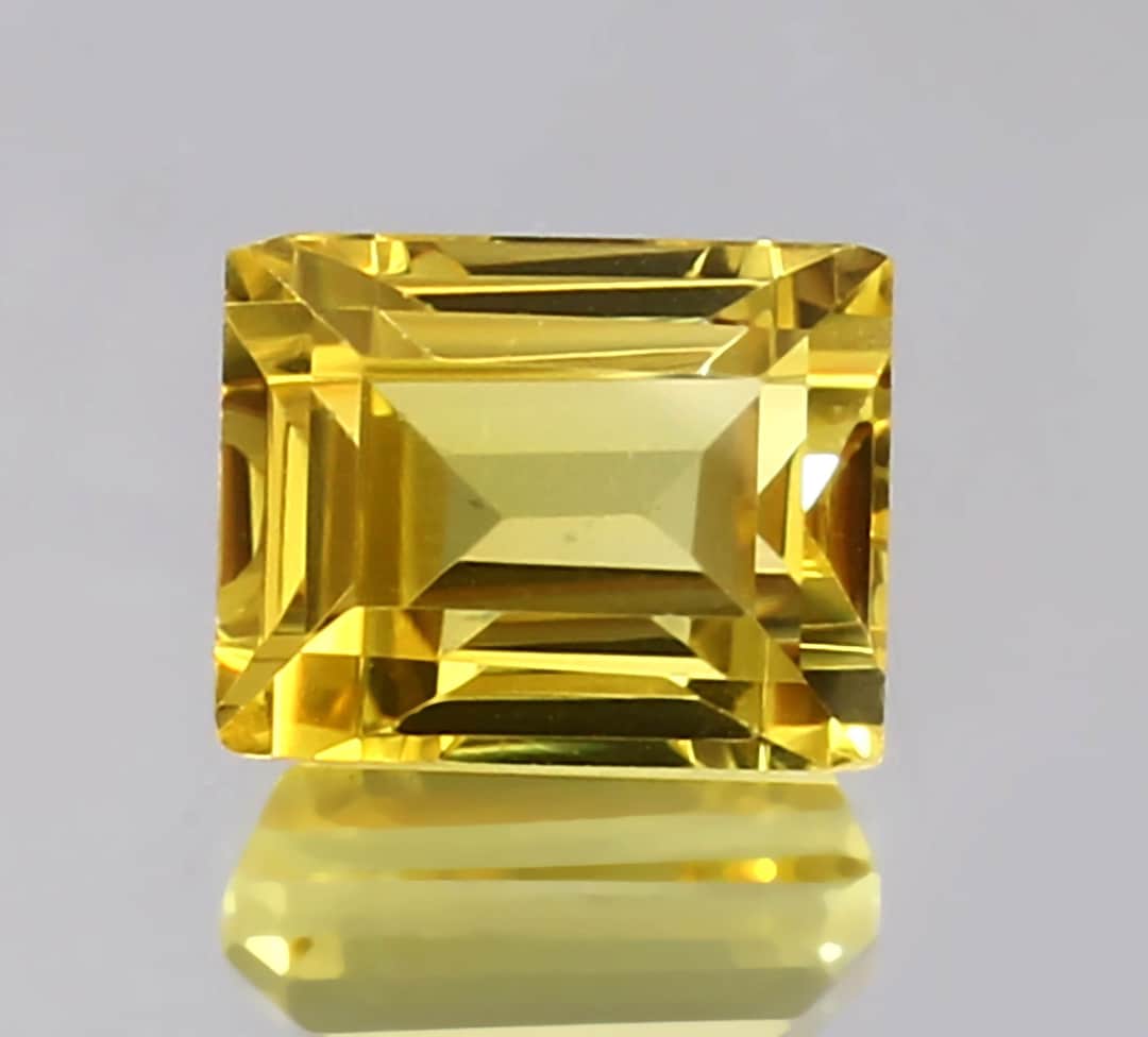 AAA 6.10 Ct Flawless Ceylon Yellow Sapphire Loose Emerald Cut Gemstone ...