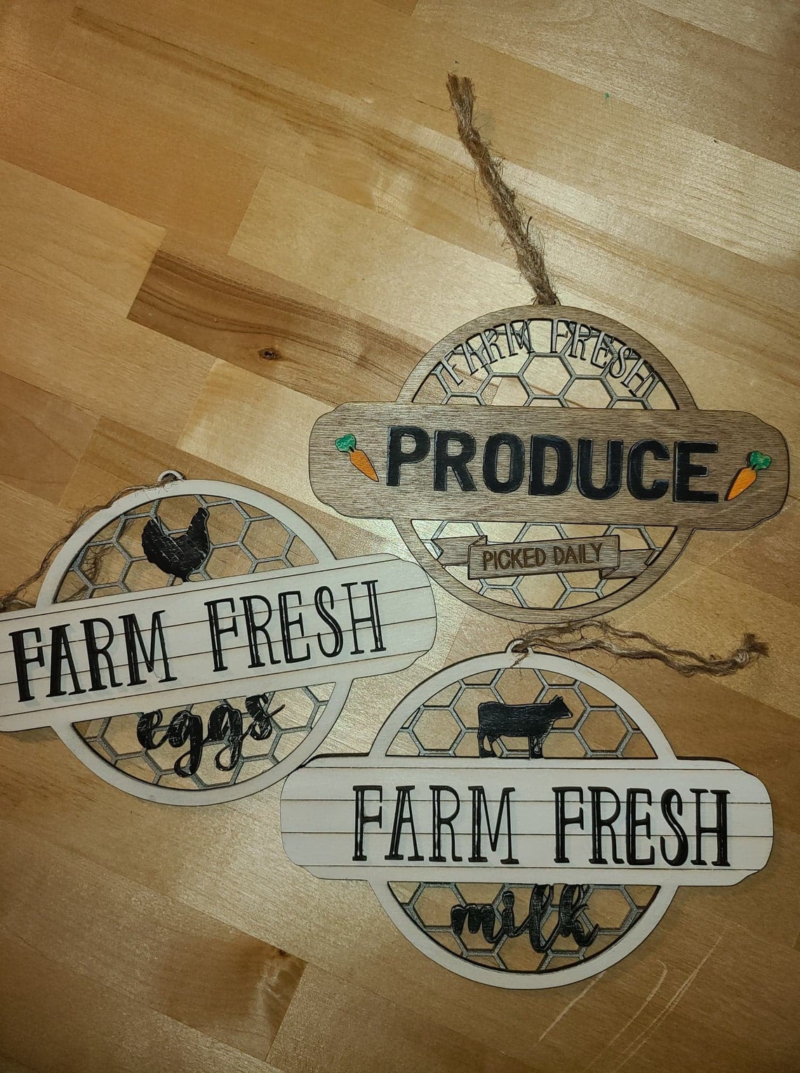 Chicken Wire Farmhouse Signs File - Etsy