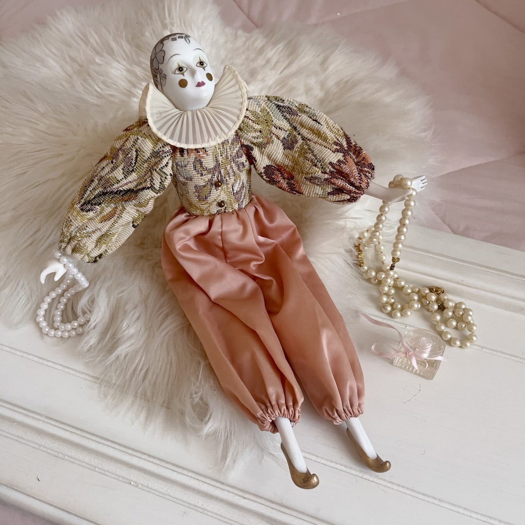 Vintage 1960s Silvestri Starland Rococo Pink Jester Harlequin Figurine ...