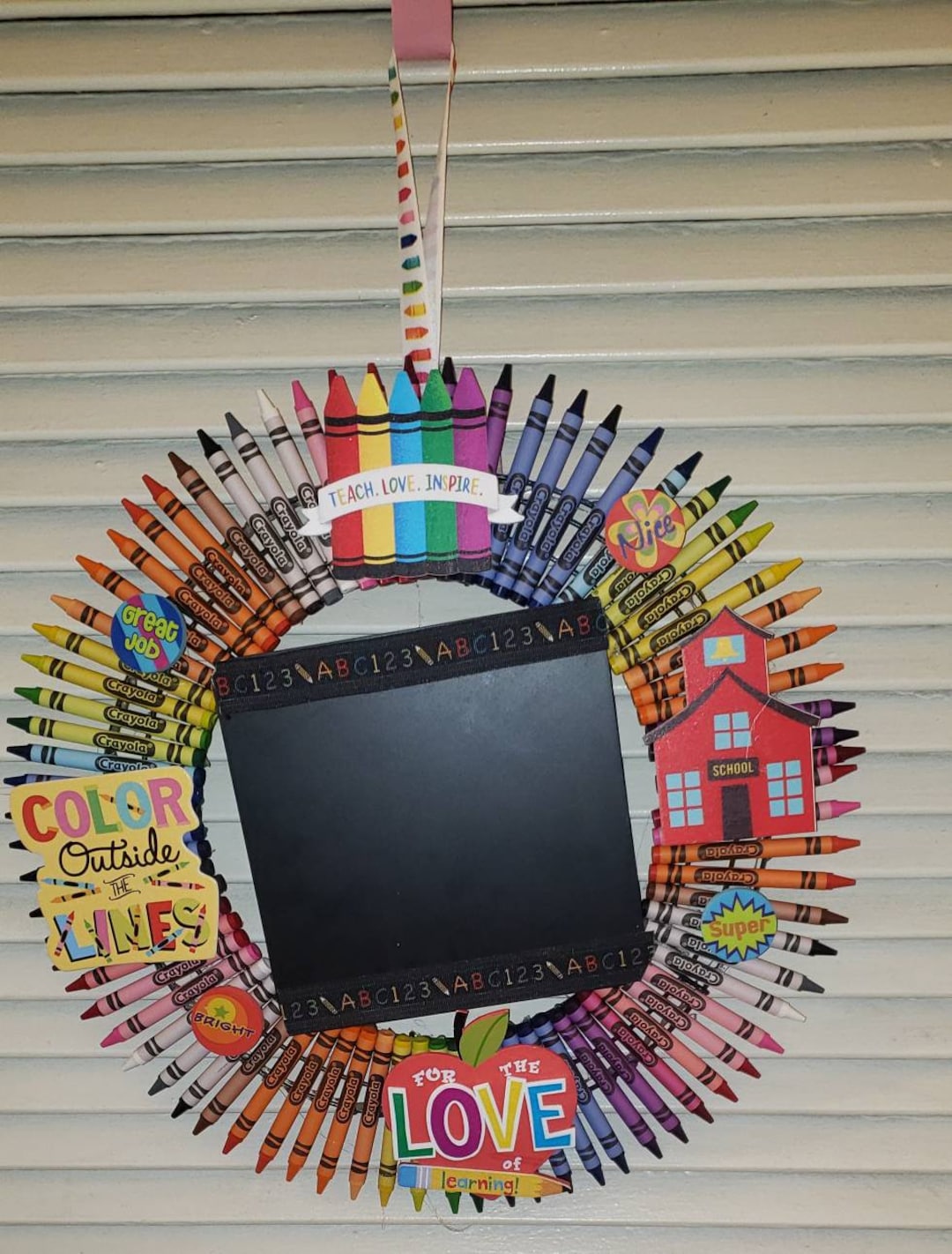 Handmade Crayon Wreath, Crayola & School Supply Decor - Etsy