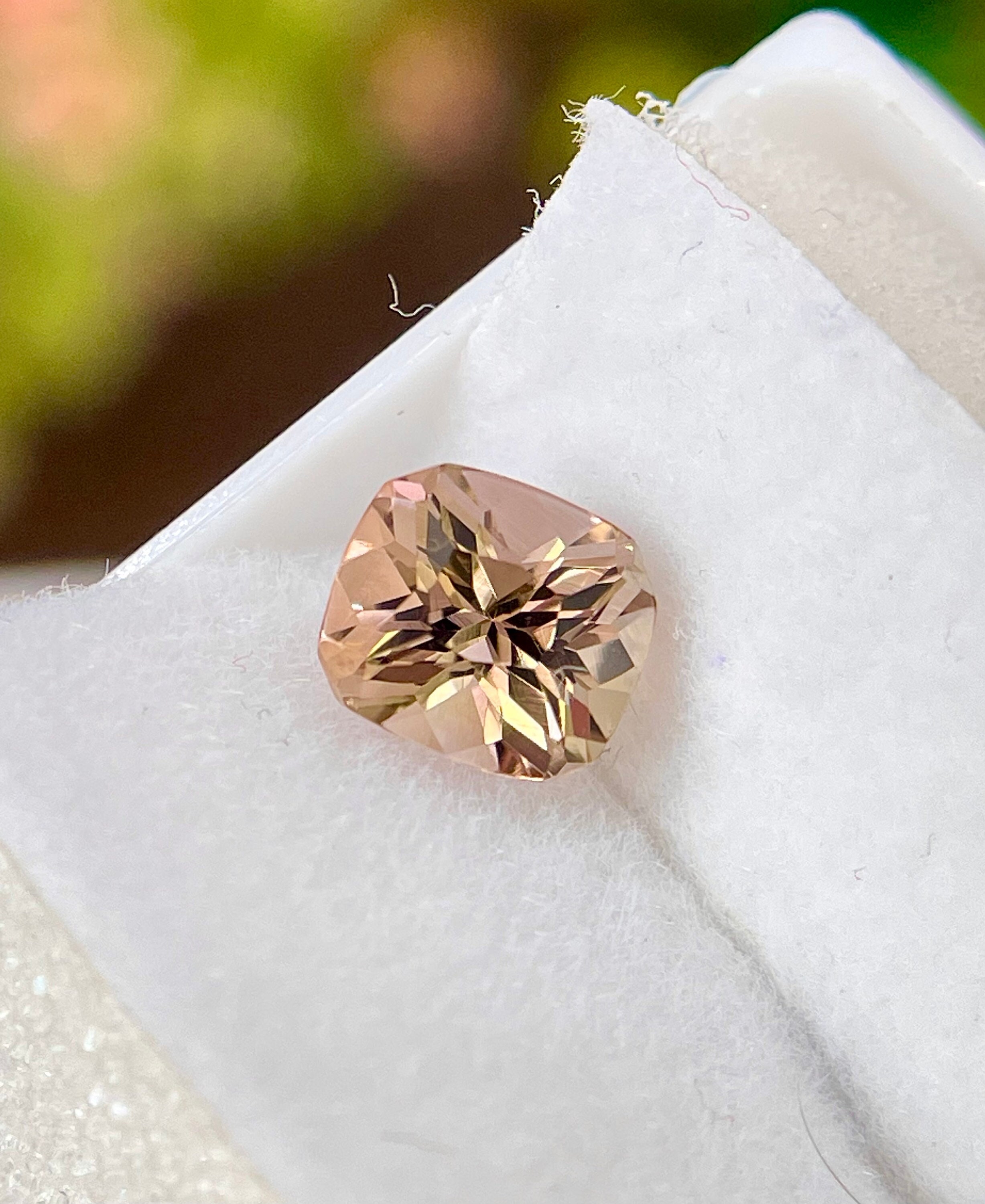 Rarest Orange Pink Unheated Tanzanite in Master Cushoin Cut , Very Rare ...