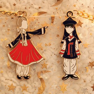 Traditional Korean Hanbok Keychains, Hard Enamel Keychains, Gold Plated ...