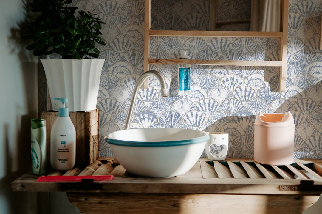 Scallop Shell Pattern Wallpaper - Blue White Gold Sea Shell Peel and ...