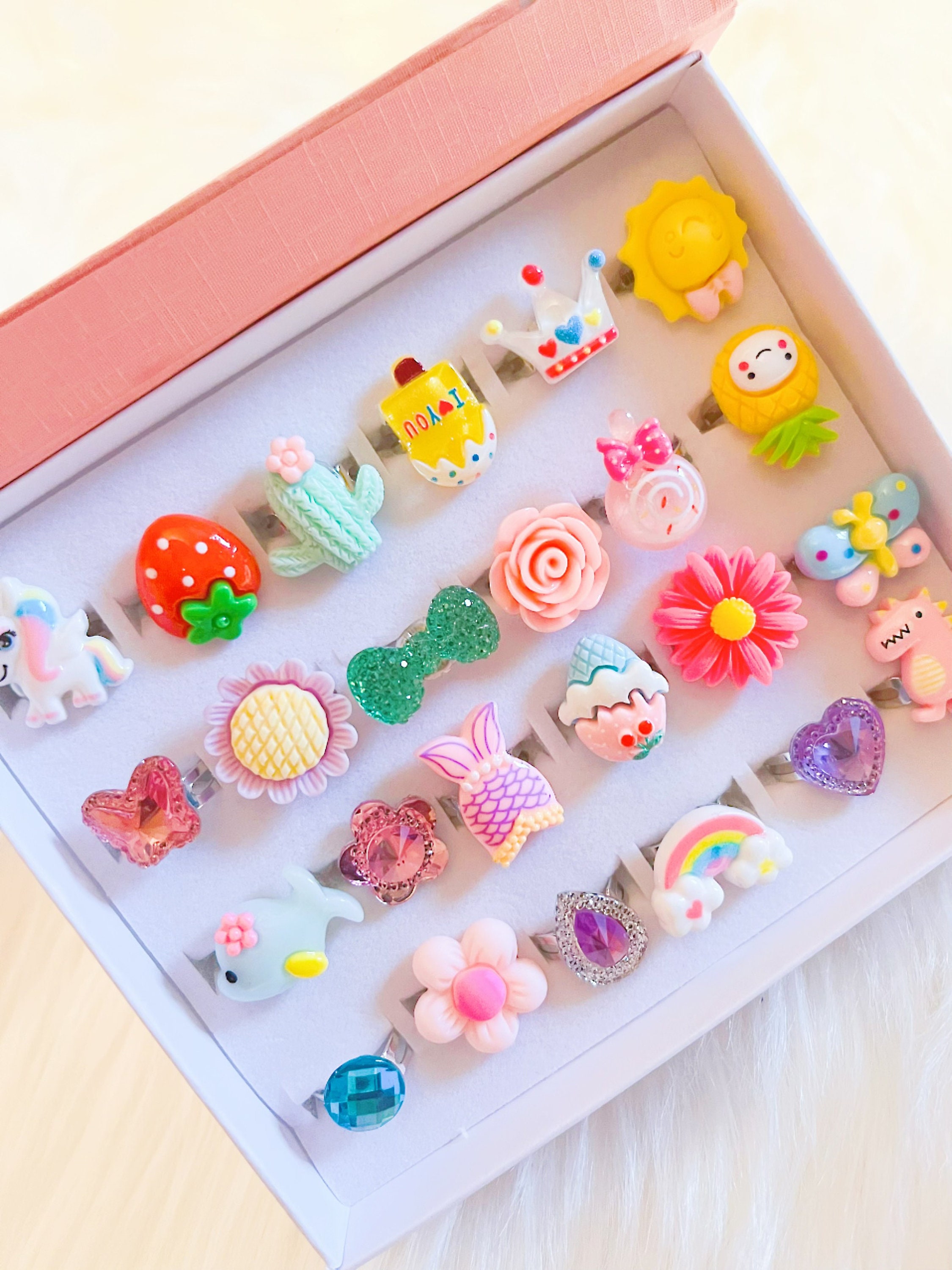 24 Pieces Kids Rings Set,girls Cute Design Fashion Rings Set in the Box ...