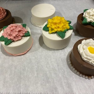 Mini Elegant Wedding Cakes (1 Dozen) - Etsy