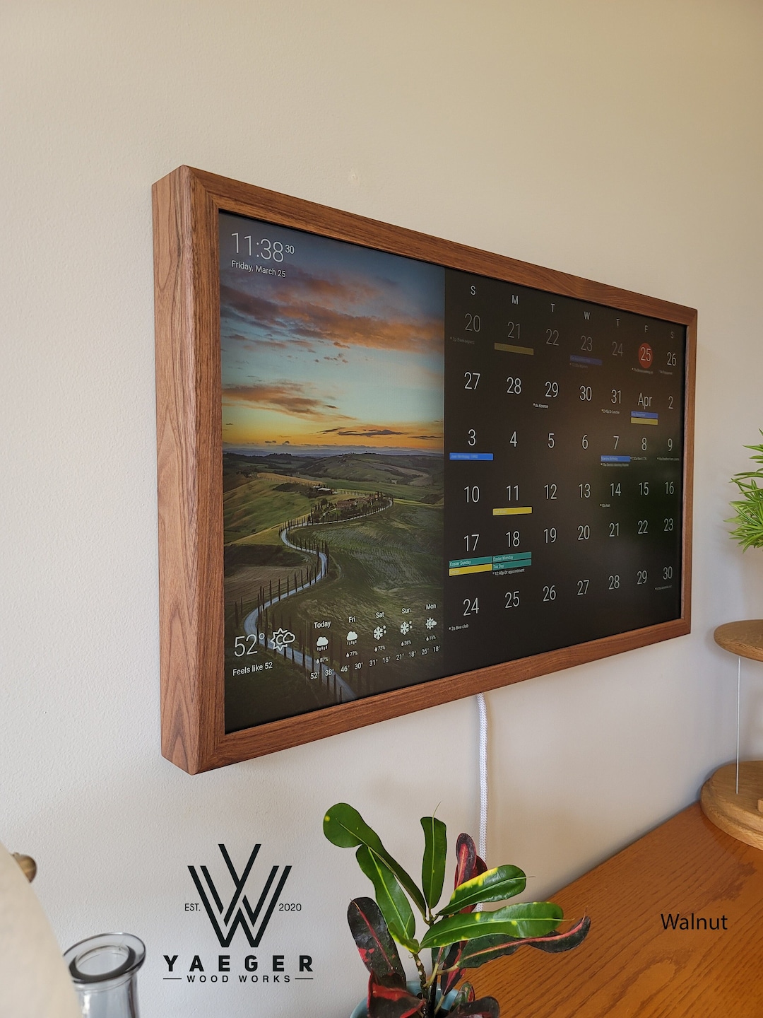 32in QHD Smart Calendar / Smart Wall Display / Photo Viewer - Etsy
