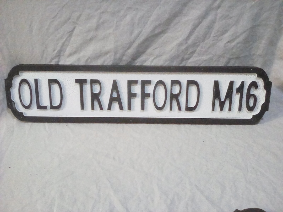 Retro Vintage OLD TRAFFORD M16 Rustic Manchester United Street Sign ...