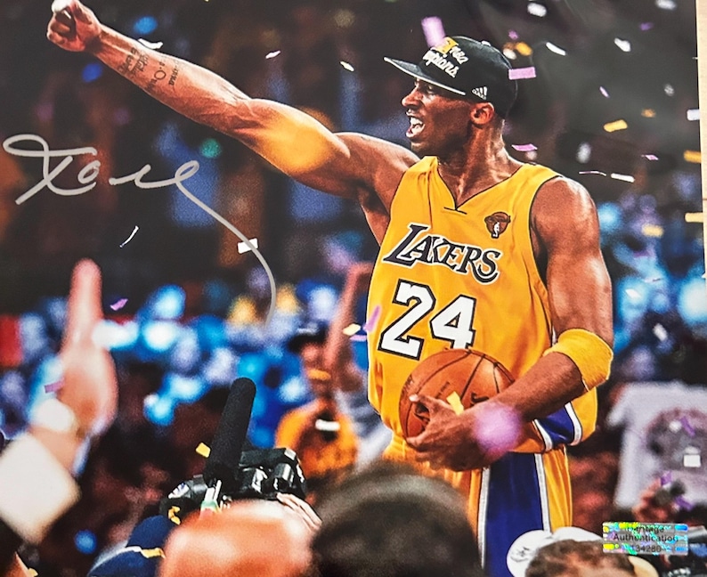 KOBE BRYANT Los Angeles Lakers Signed 8x10 Photo With COA - Etsy