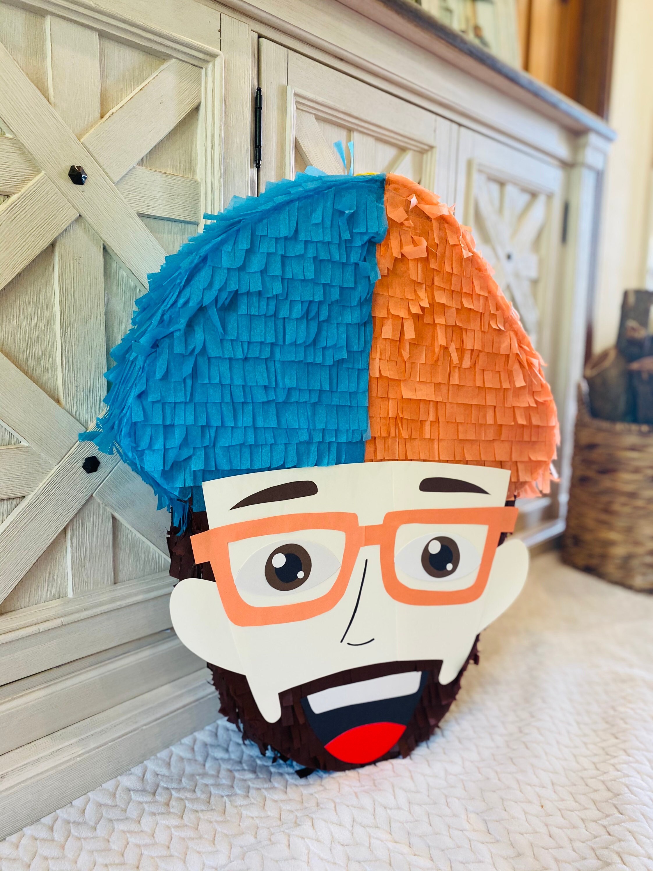 Blippi Pinata inspirado Blippi inspirado Piñata Party Supplies | Etsy