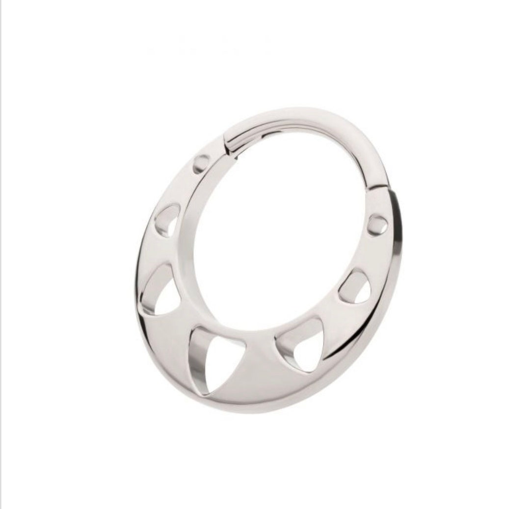Titanium Cut Out Pyramid Shape Front Facing Hinged Segment Clicker ...