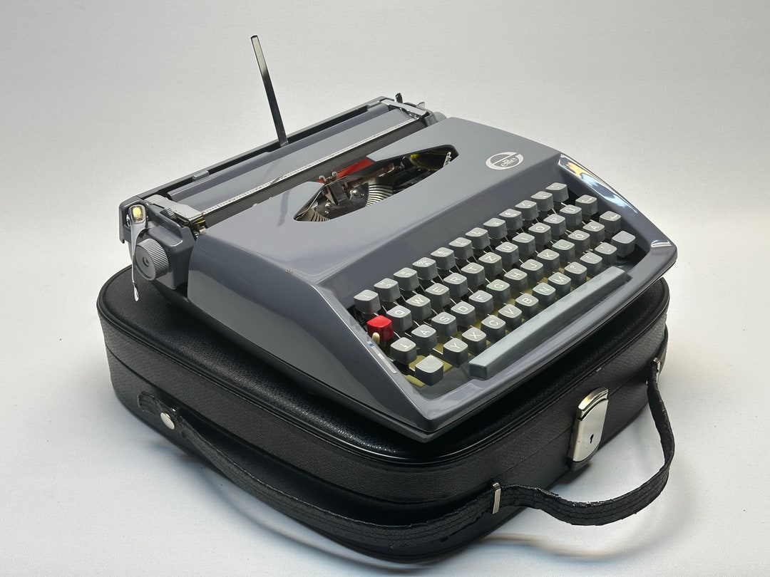 Nice Gift! Typewriter With QWERTZ Layout | Antique Working Typewriter ...